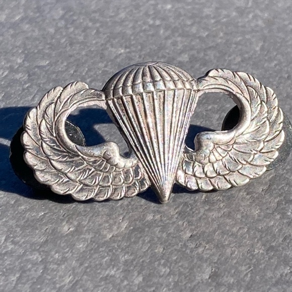 Jewelry | Vintage Parachutist Paratrooper Pin | Poshmark